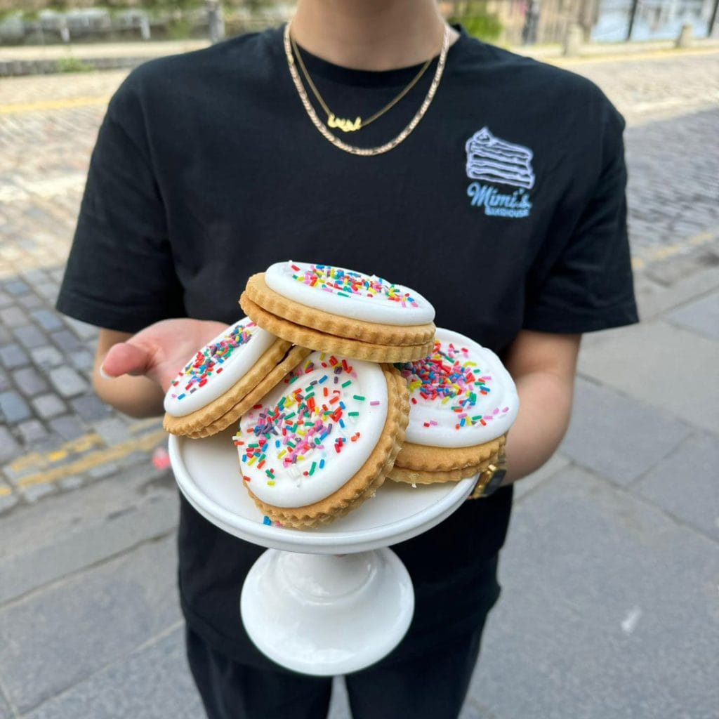 Empire Biscuit Box – Mimi's Bakehouse