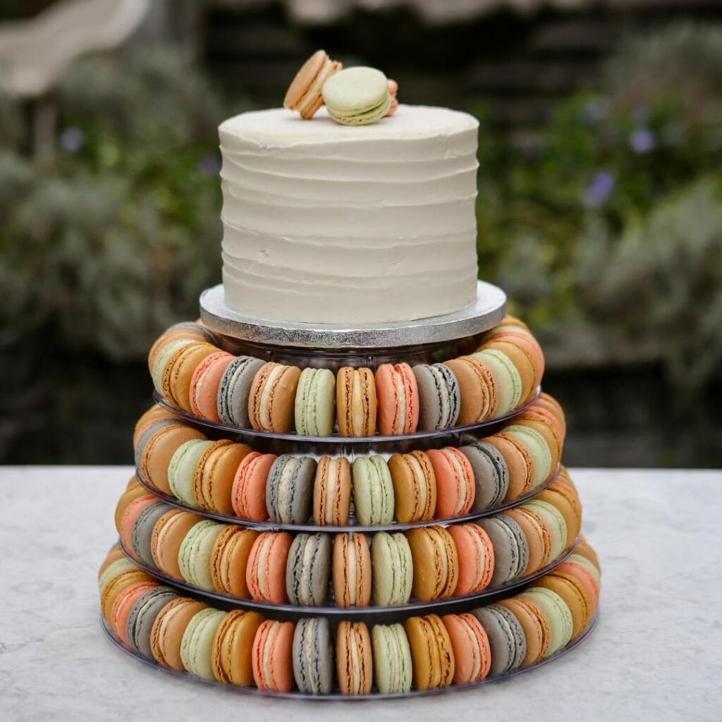 Custom Cakes - Mimi's Bakehouse
